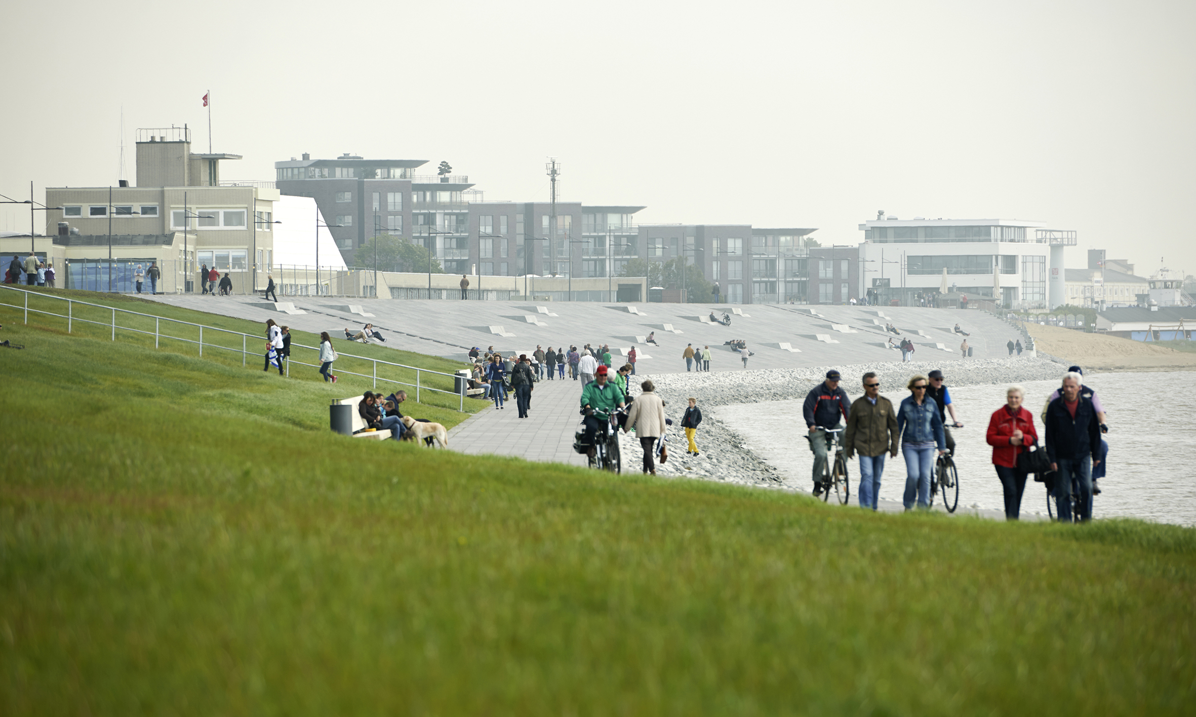Willy-Brandt-Platz And Weser Dyke In Bremerhaven‘S “Havenwelten ...